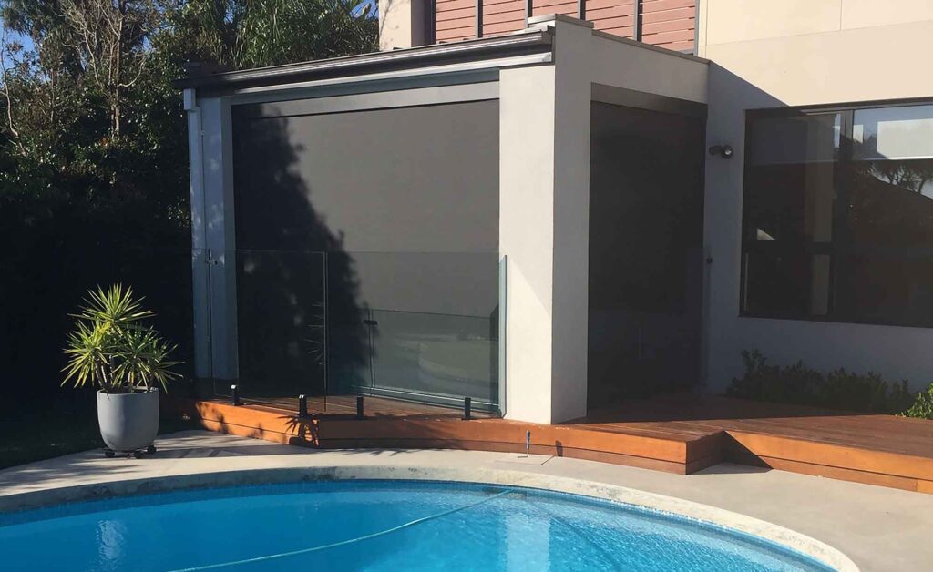 Urban Track - Indoor / Outdoor - Vertical Blind System - Mister Shade ME